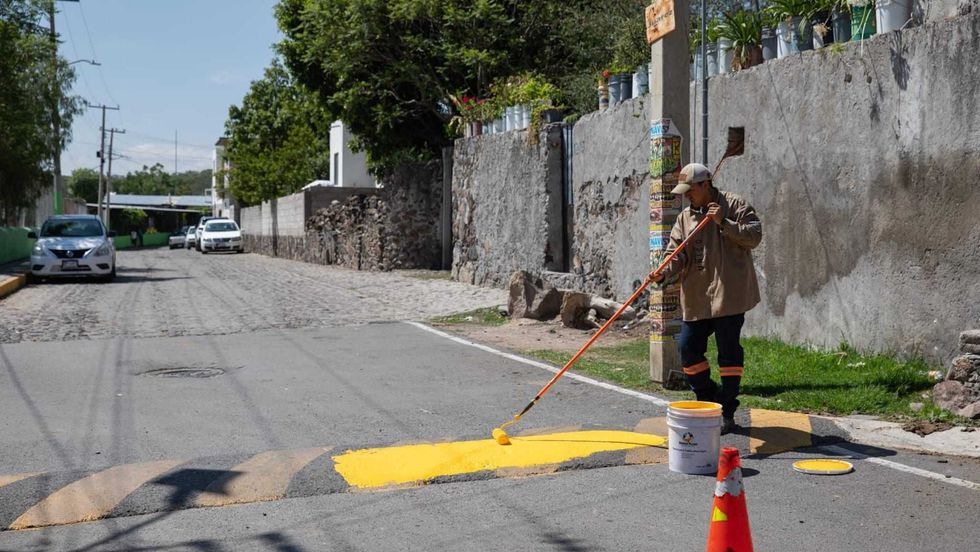 Roberto Cabrera lleva jornada de servicios a Sabino Chico | Rotativo