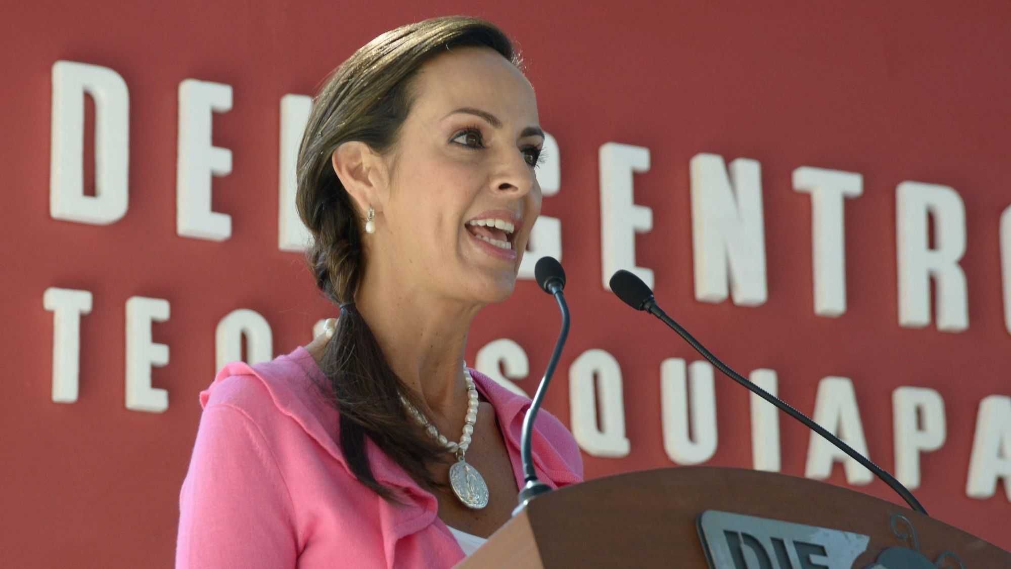 Entrega Sandra Albarrán Centro de Día para el Adulto en Tequisqui...