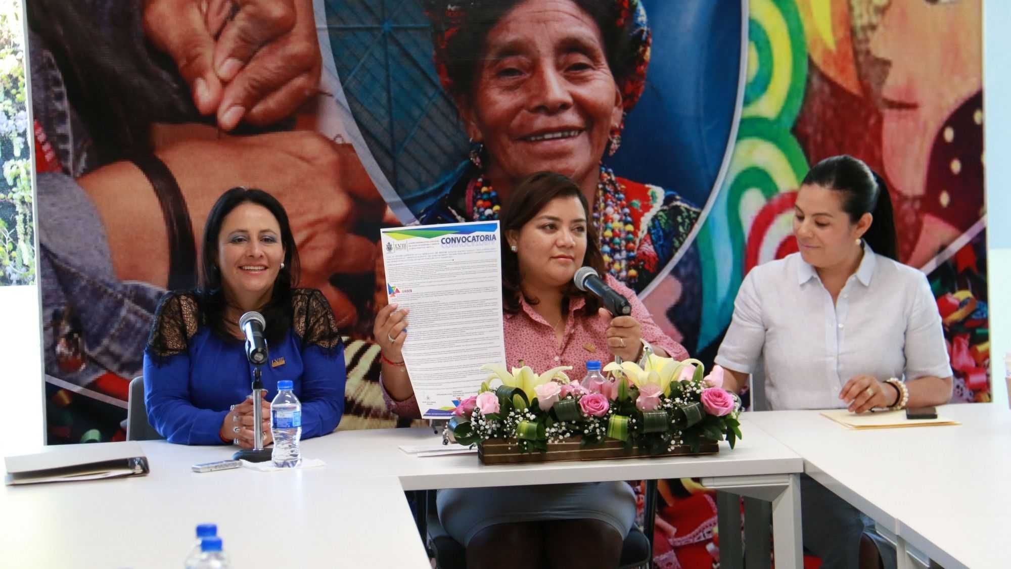 Realizarán catálogos de artesanías indígenas en Querétaro