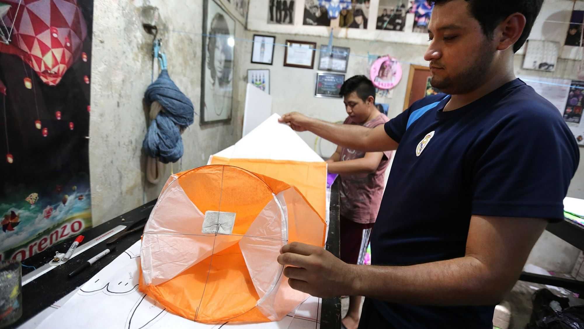 Globos de cantoya transforman vida de la comunidad maya Tahmek