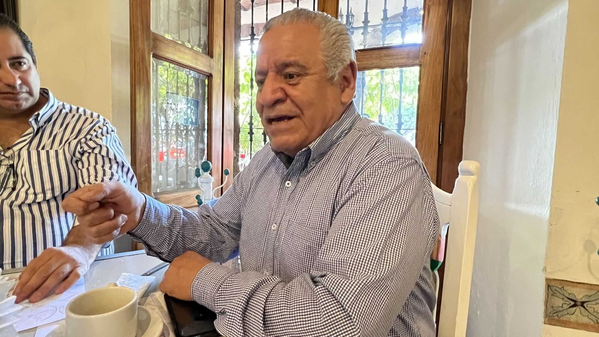 Espaldarazo de Alfredo Botello a Roberto Cabrera para reelección