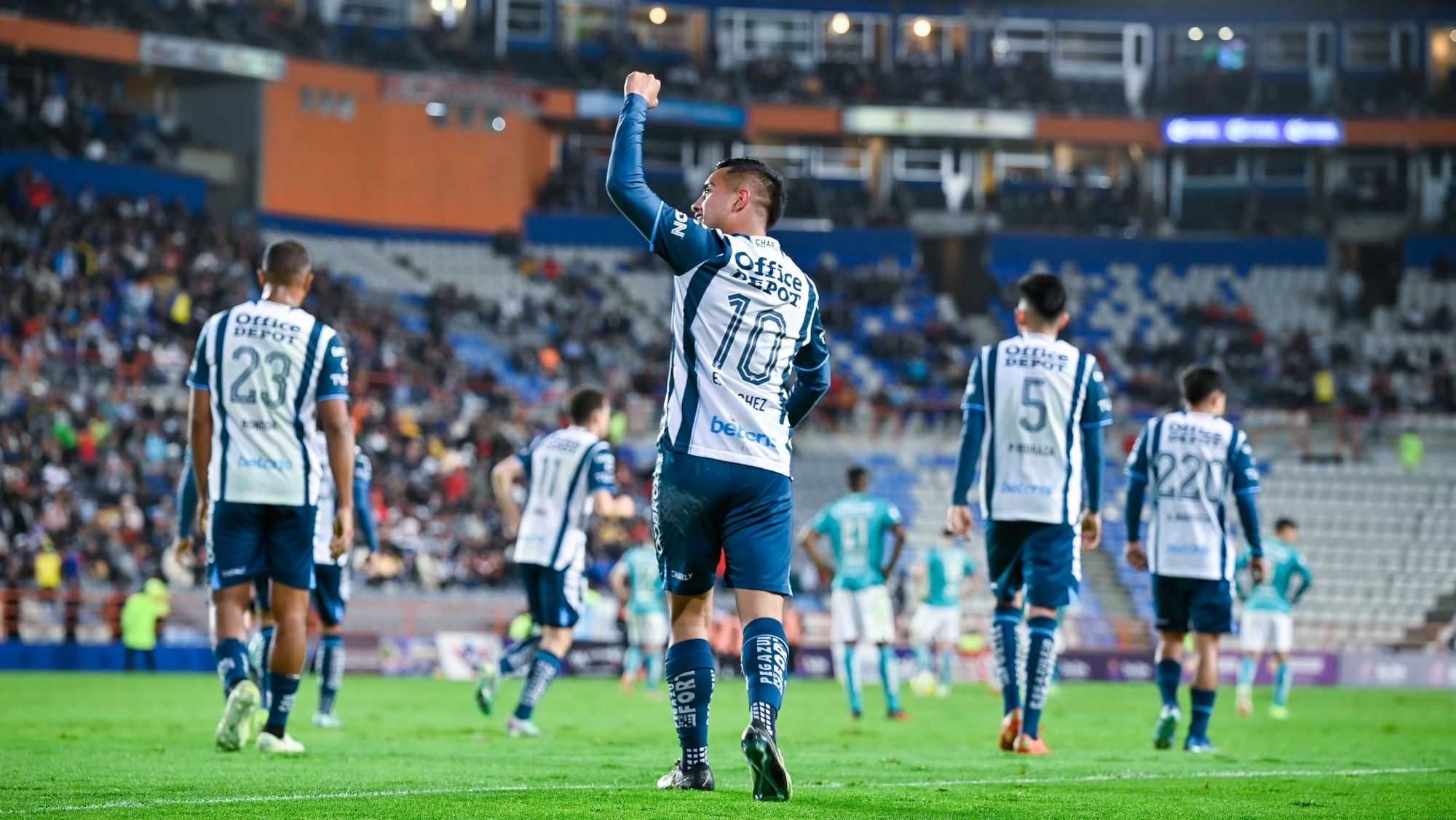 Pachuca vence al León en juego pendiente y toma liderato del fútb...