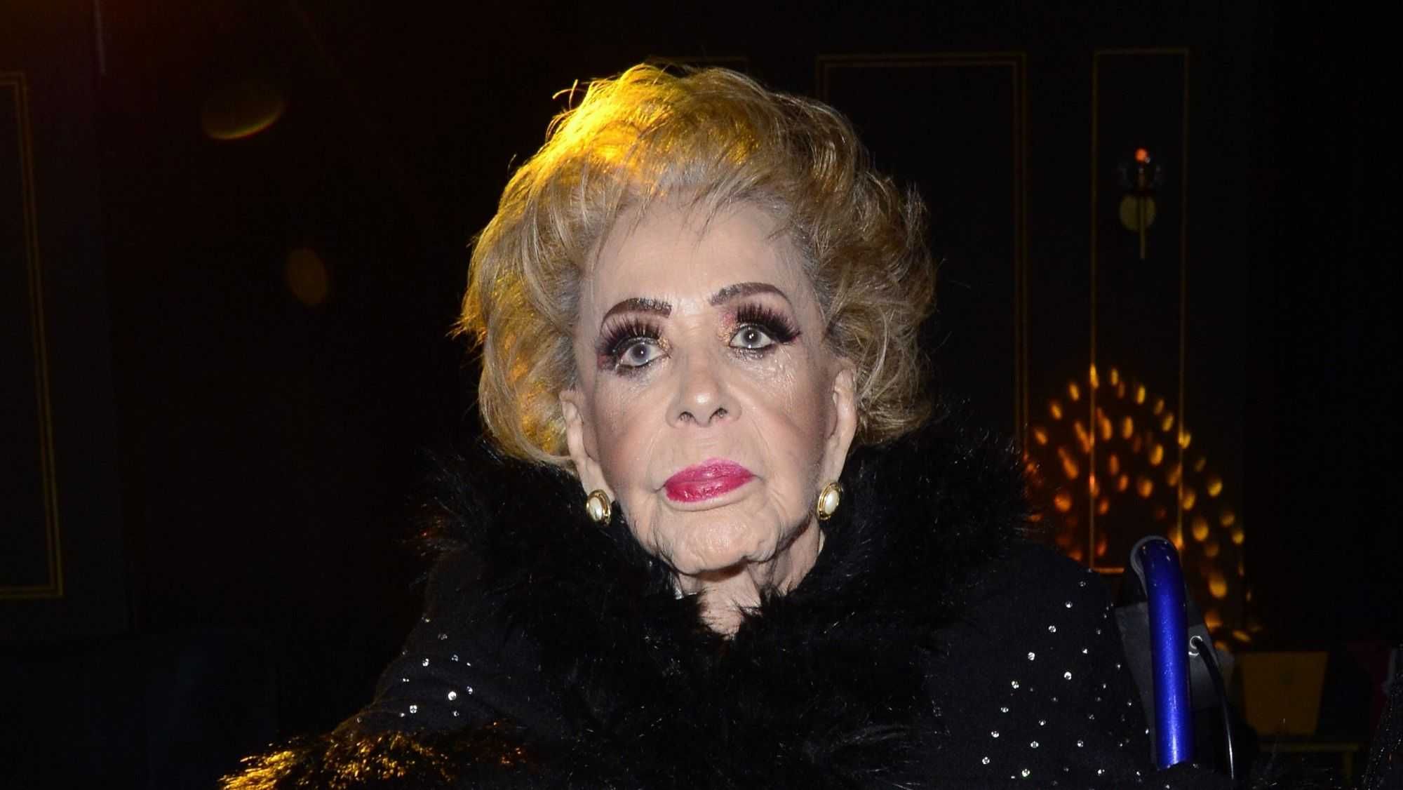 Restos de Silvia Pinal ya descansan en la cripta familiar