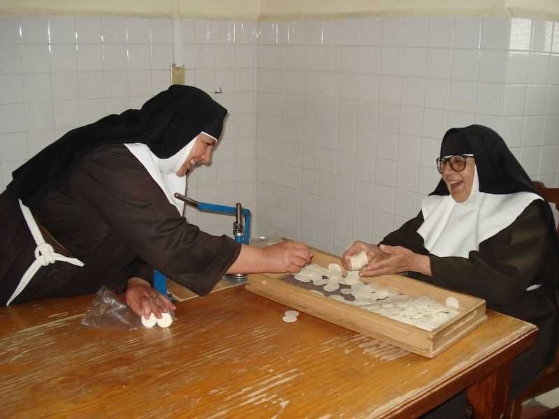 Monjas Franciscanas producen 100 mil hostias en San Juan del Río