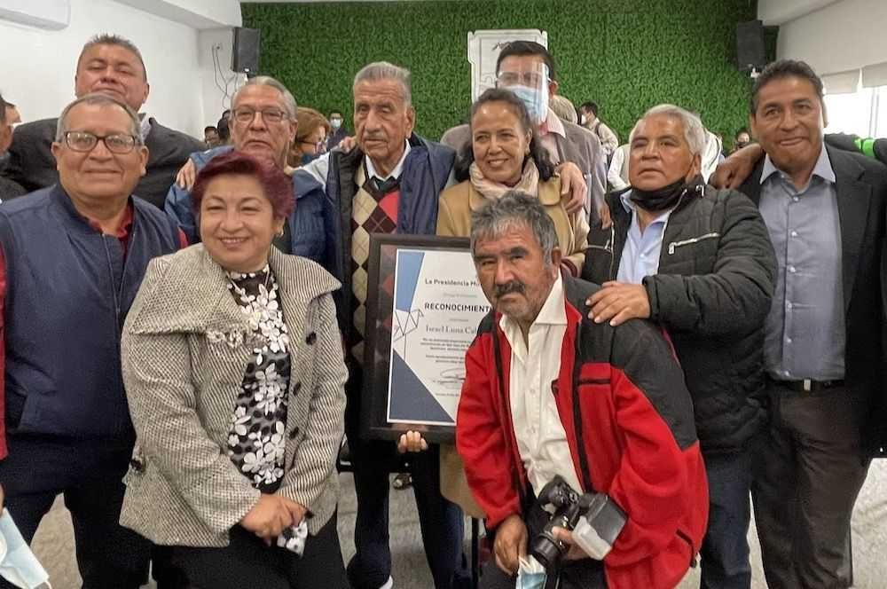 Homenaje al periodista Israel Luna Cabrera en sesión de cabildo